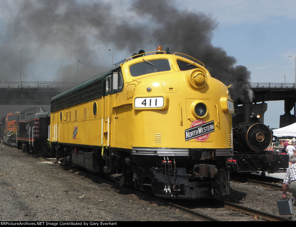 CNW 411 and Lehigh Valley Coal Company 0-6-0 #126